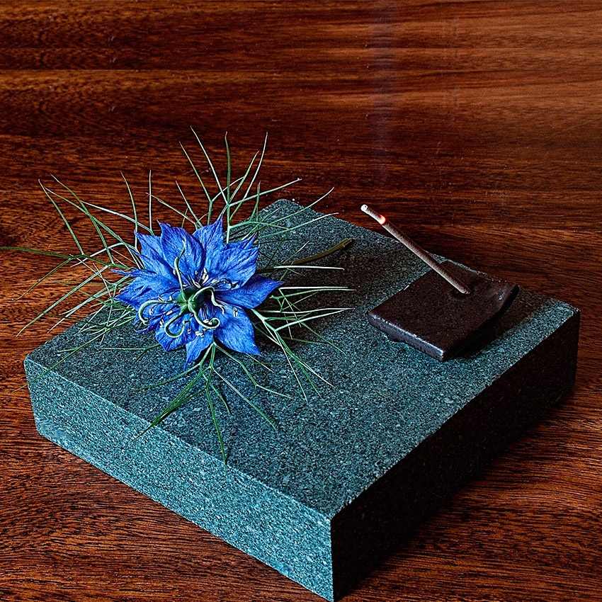 Apprenez à monter un autel de protection de votre signe - WeMystic France