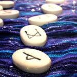 Tout ce qu’il faut savoir sur les runes futhark - WeMystic France
