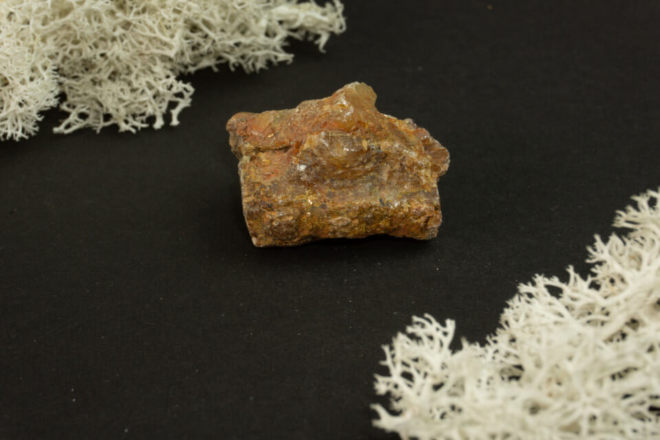 La pierre de protection Chiastolite et ses bienfaits - WeMystic France